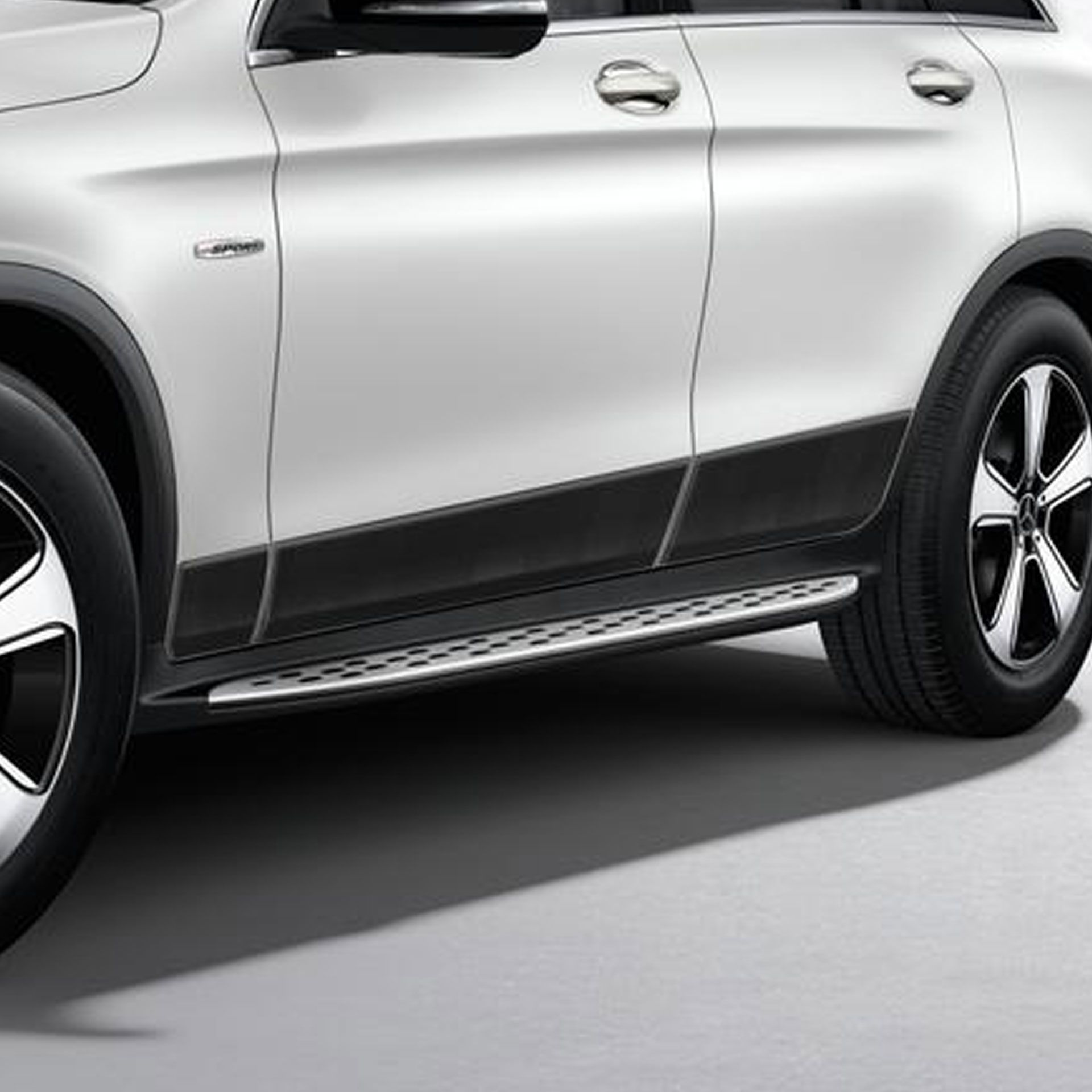 Mercedes-Benz GLC 253 Trittbrett in Aluminiumoptik A25352006...